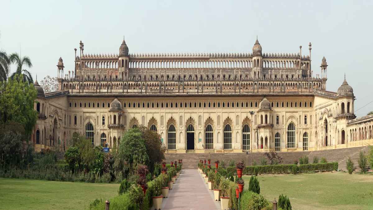 Lucknow Tourist Places List: लखनऊ में घूमने की जगह